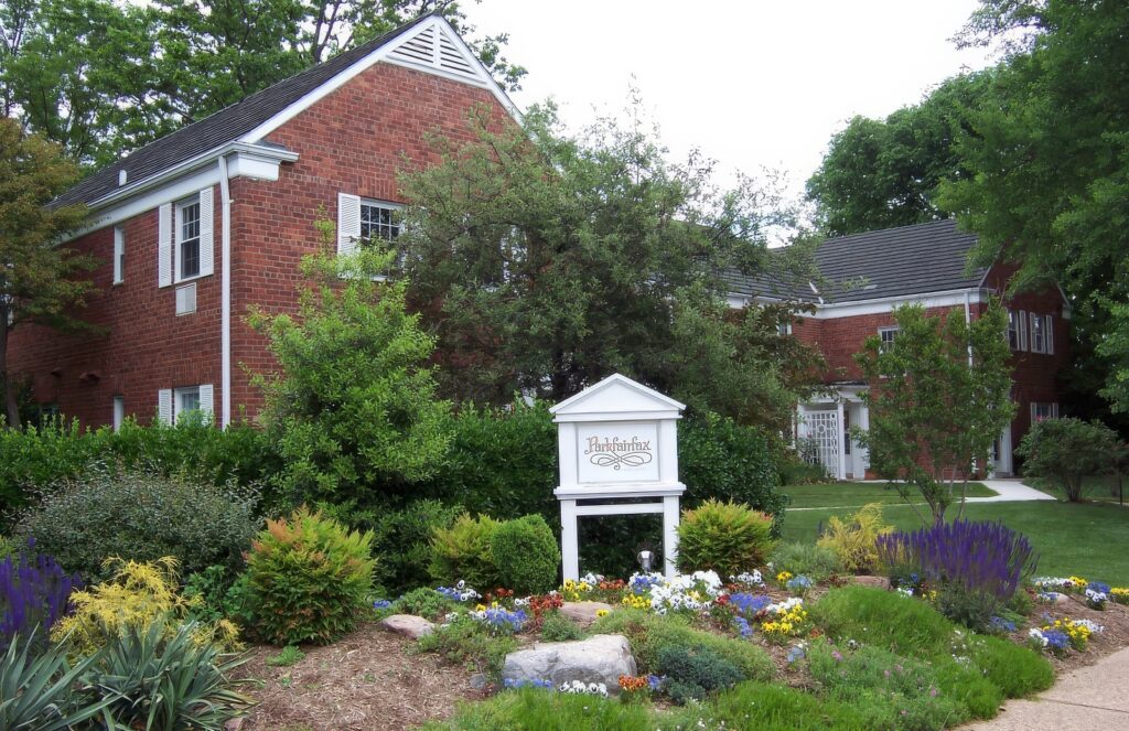 Commercial Landscape Management - Community Landscape Services